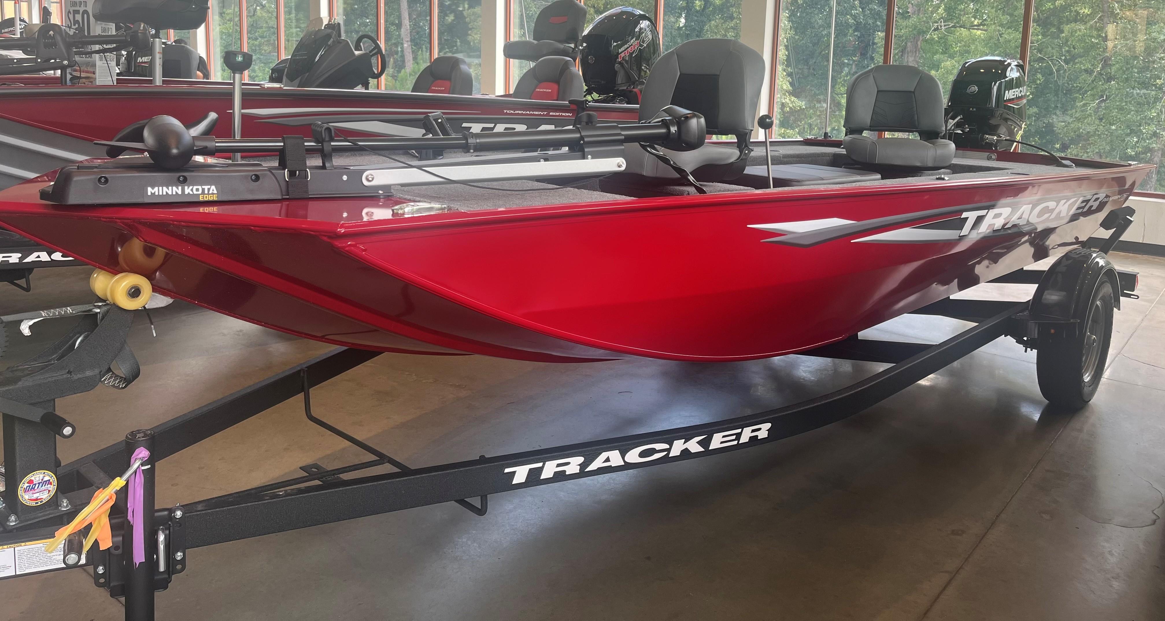 2025 TRACKER PANFISH 17 | Bass Pro Shops